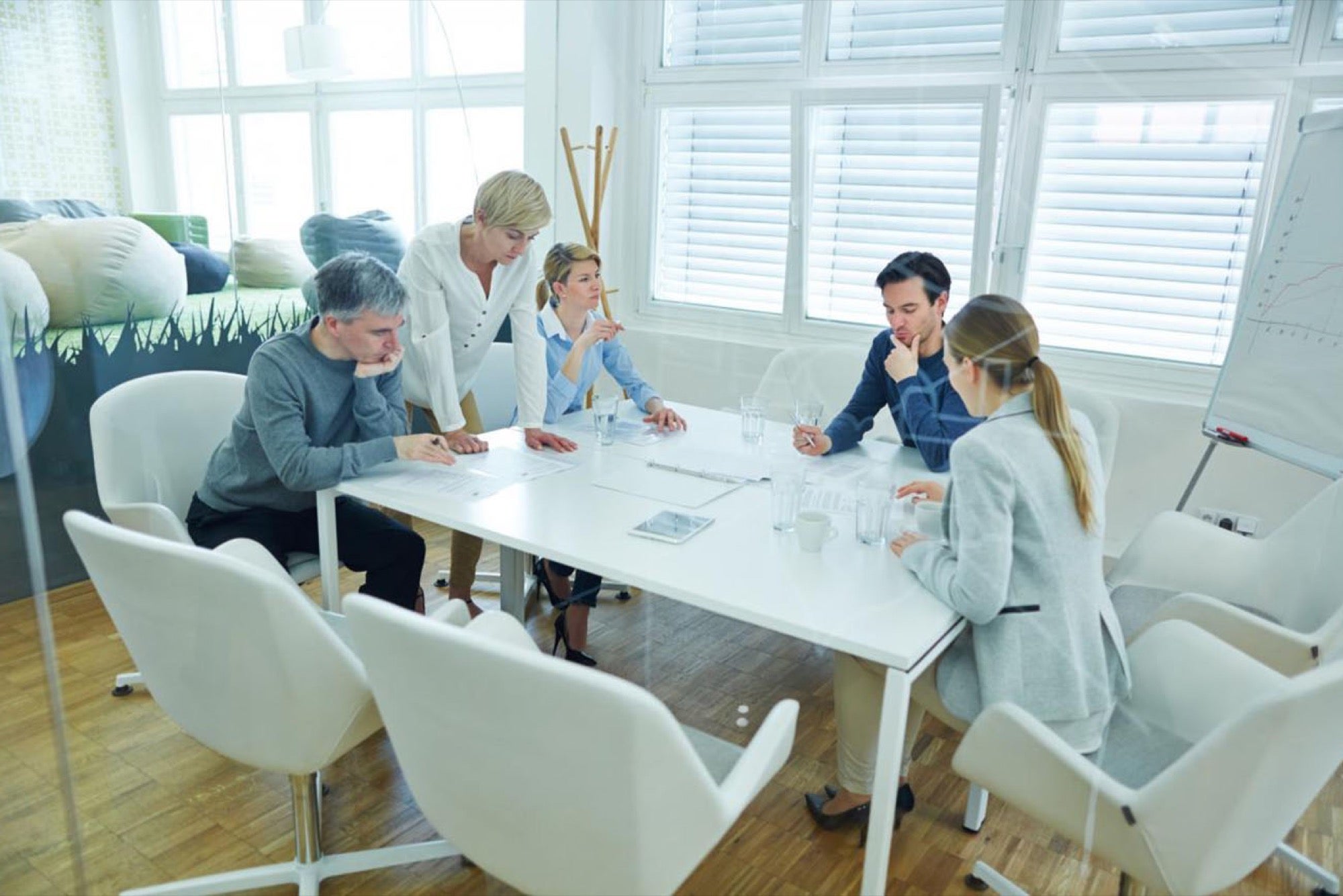 Master These 4 Simple Pitching Concepts to Capture a Room's Attention