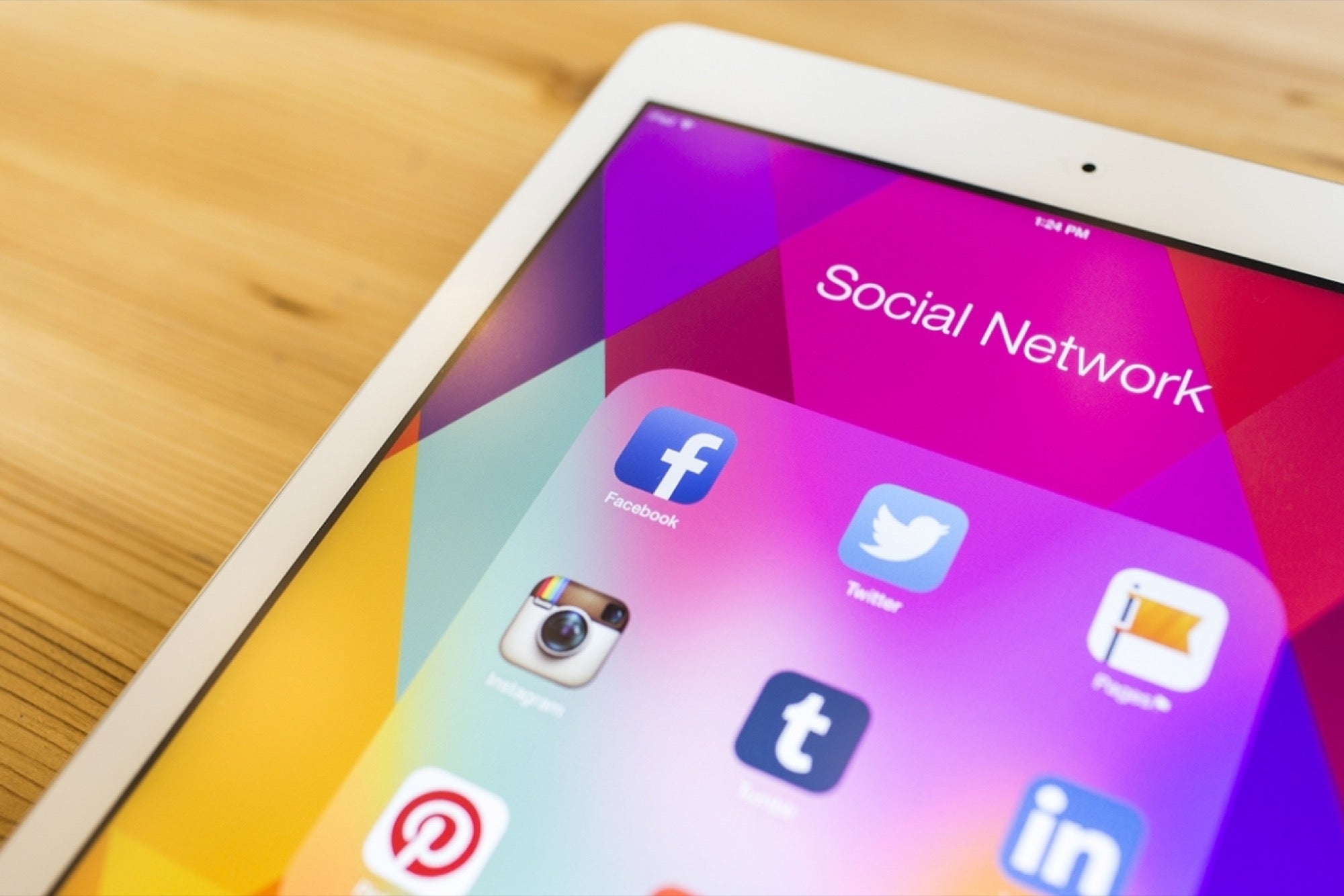 3 Ways Content Can Convert Social Media Fans Into Customers