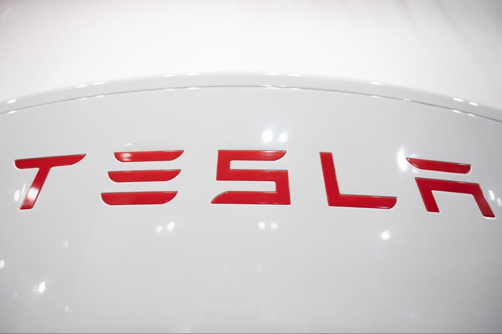 Elon Musk Announces Tesla's New Humanoid Robots