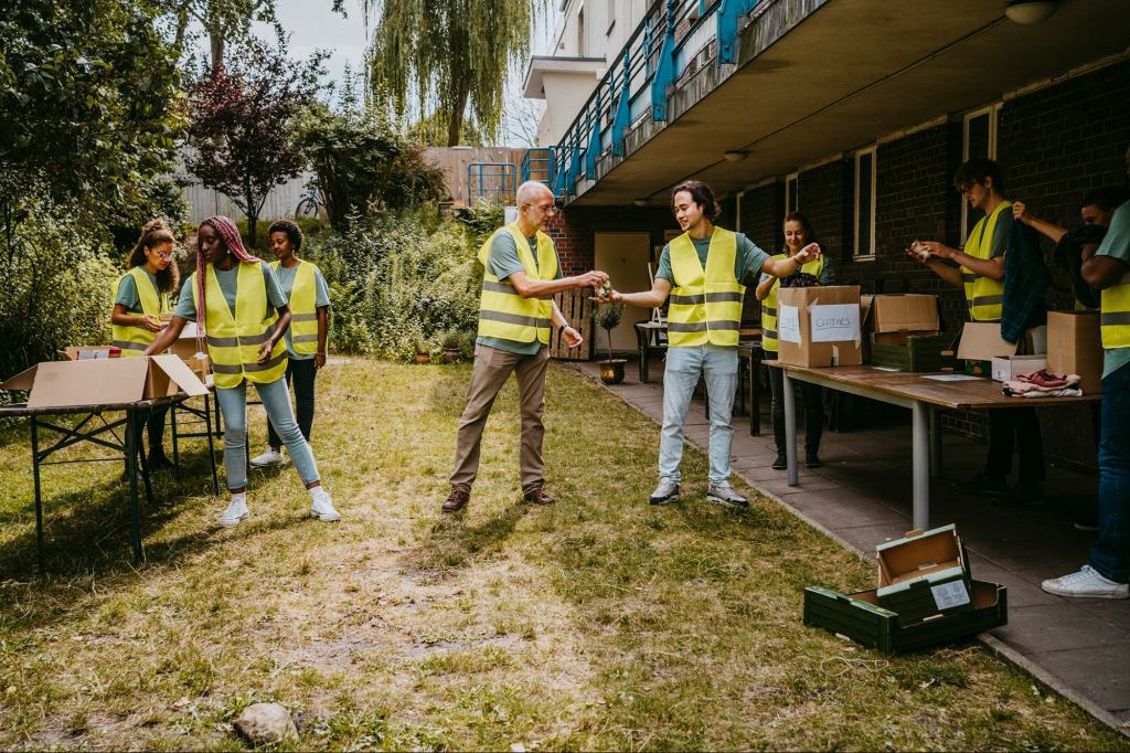 How Community Service Can Grow Your Business