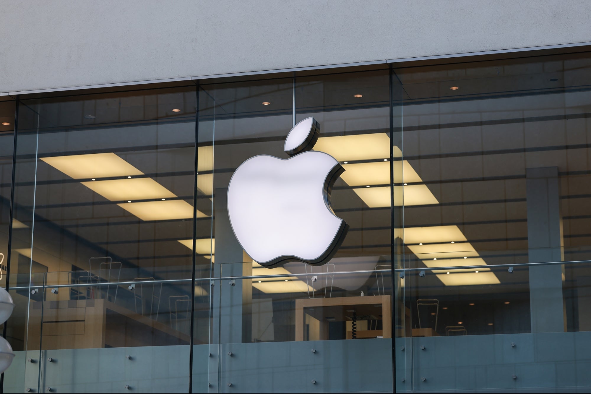 Apple Worker Group Protests New Office Return Policy