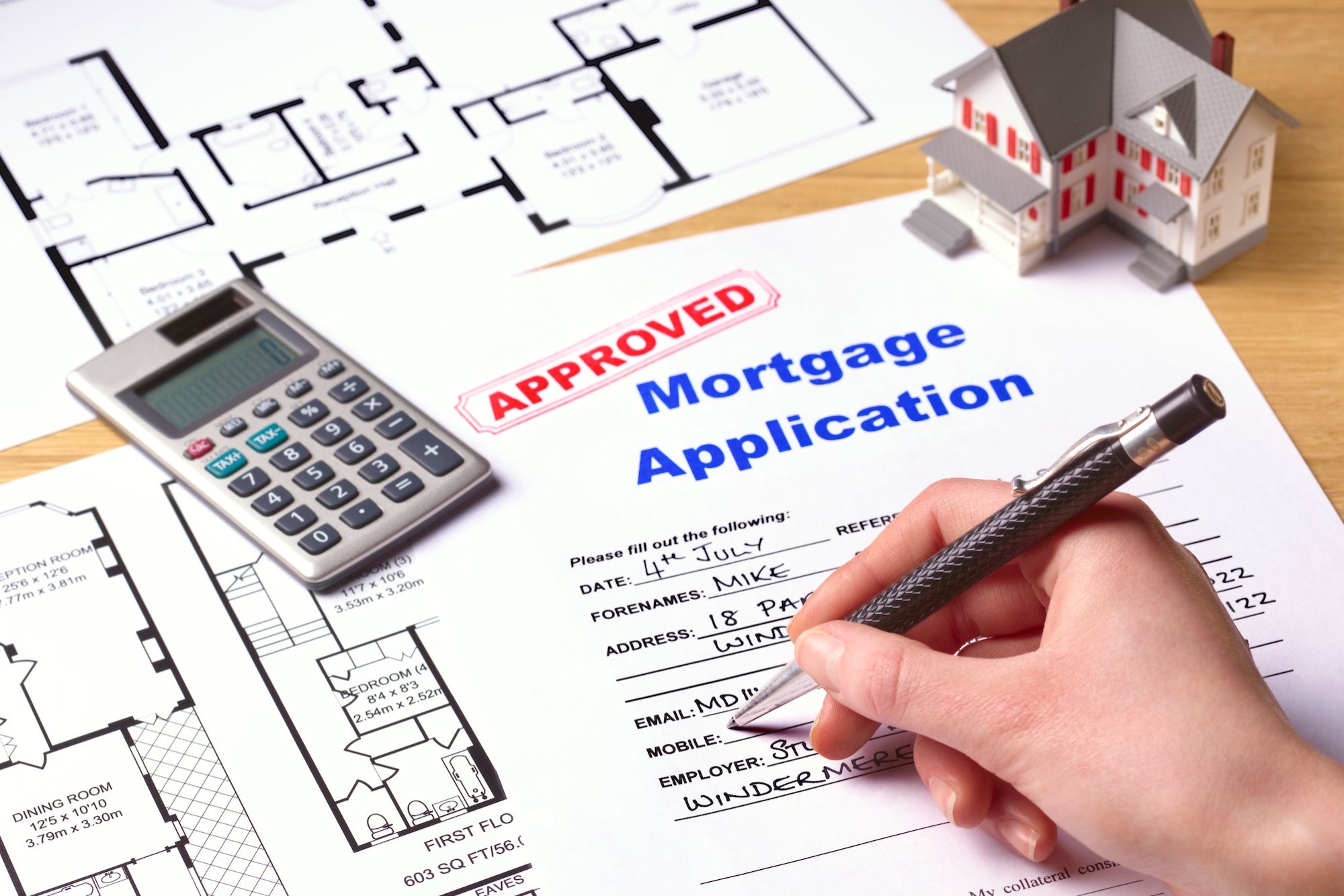 Mortgage Interest Rates Fall, Application Rates Rise