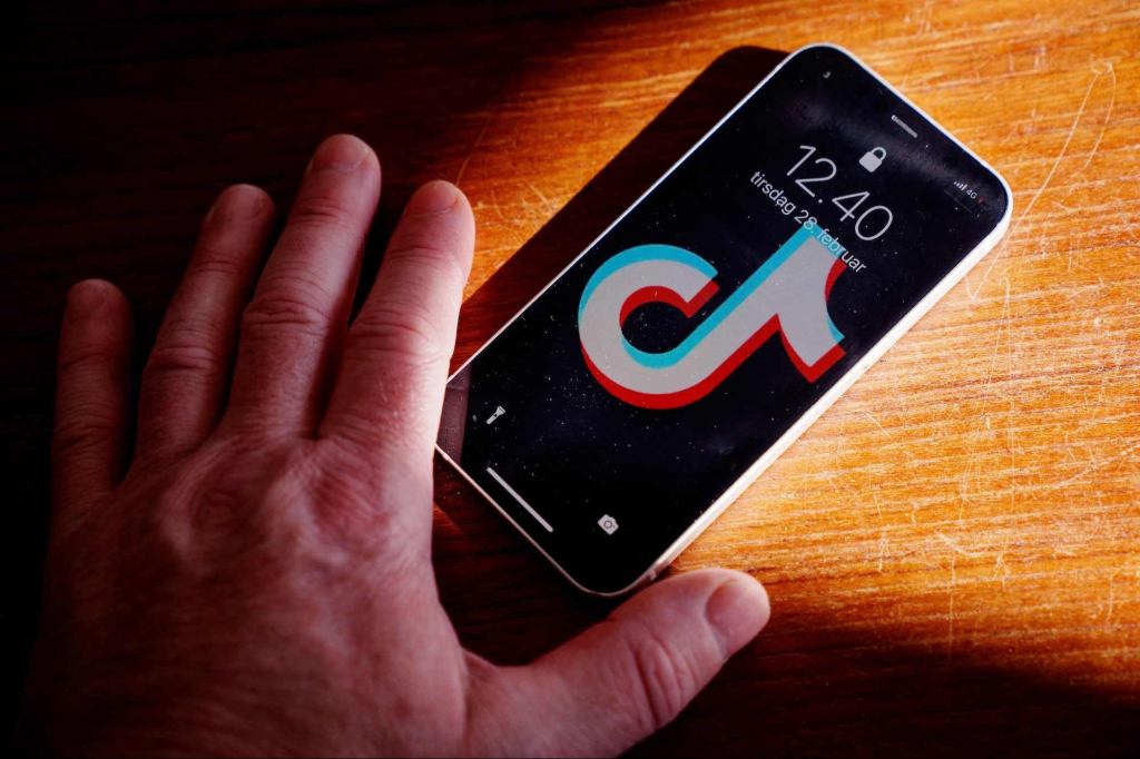 TikTok Rolls Out 60-Minute Screen Time Limit For Teens