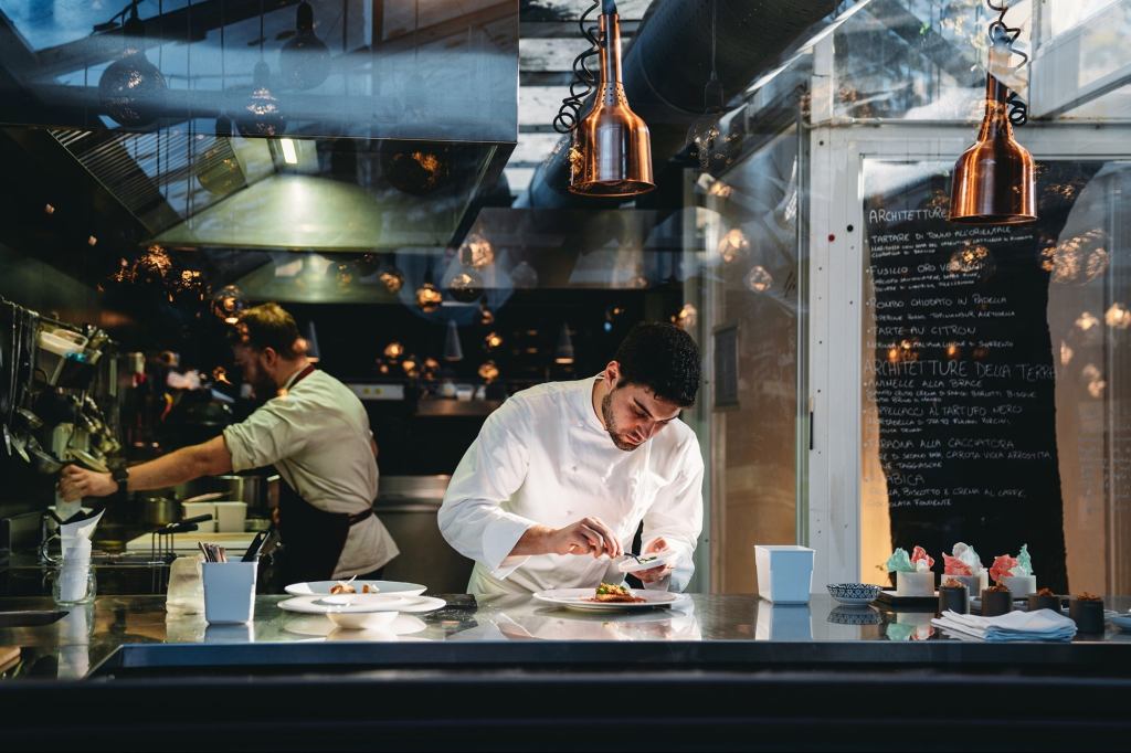 How Experiential Dining Embodies Trend Capitalization and Unforgettable ...