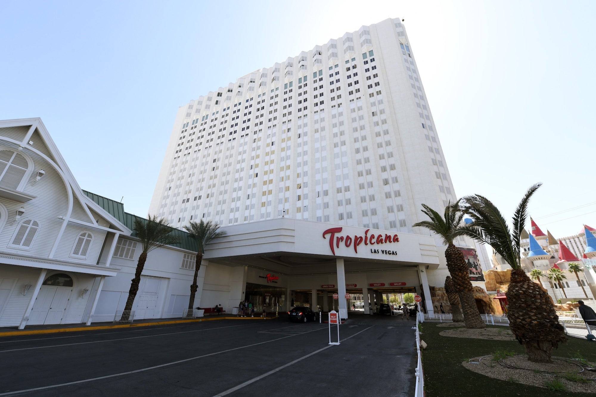 Las Vegas Icon Tropicana Hotel To Be Demolished for Baseball