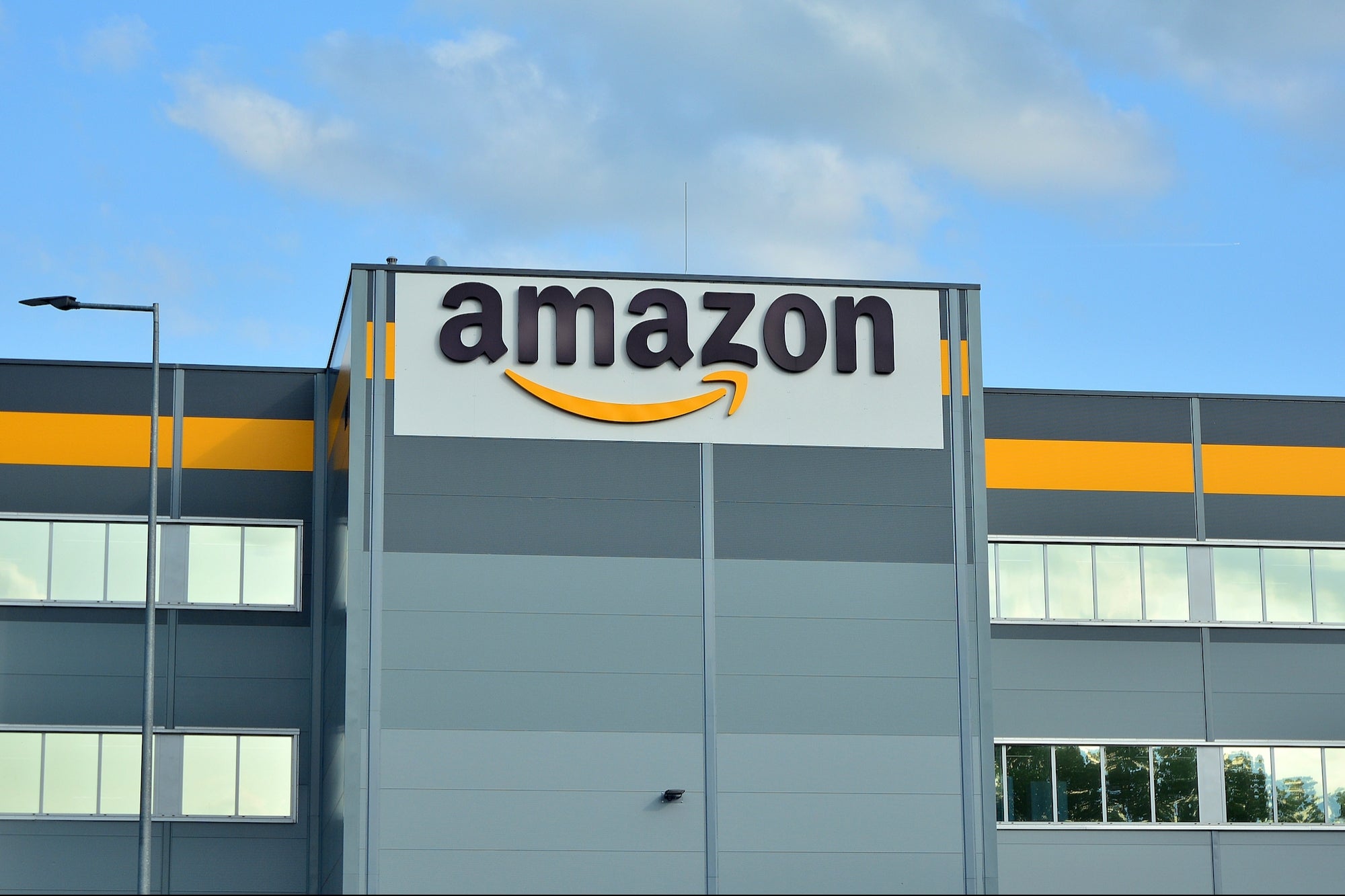 Amazon Manager Stole Nearly $10M From Company, Went Shopping