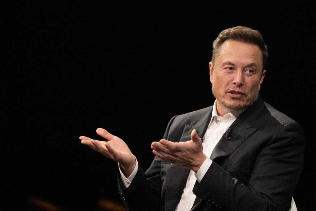 Tesla Directors Settle Overpayment Lawsuit, Will Return $735M