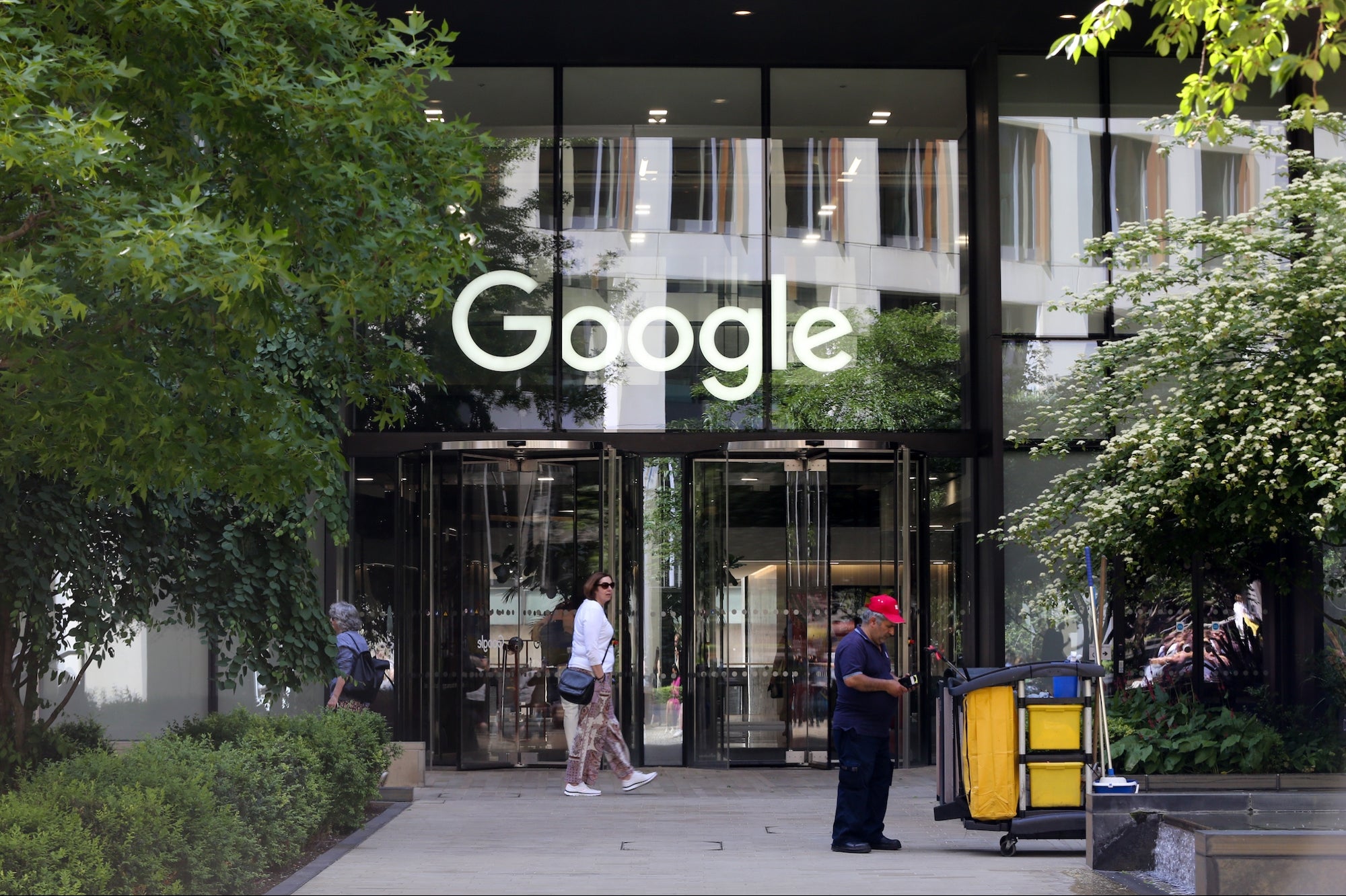 Google Salary Data Leak Shows Employee Compensation in 2022