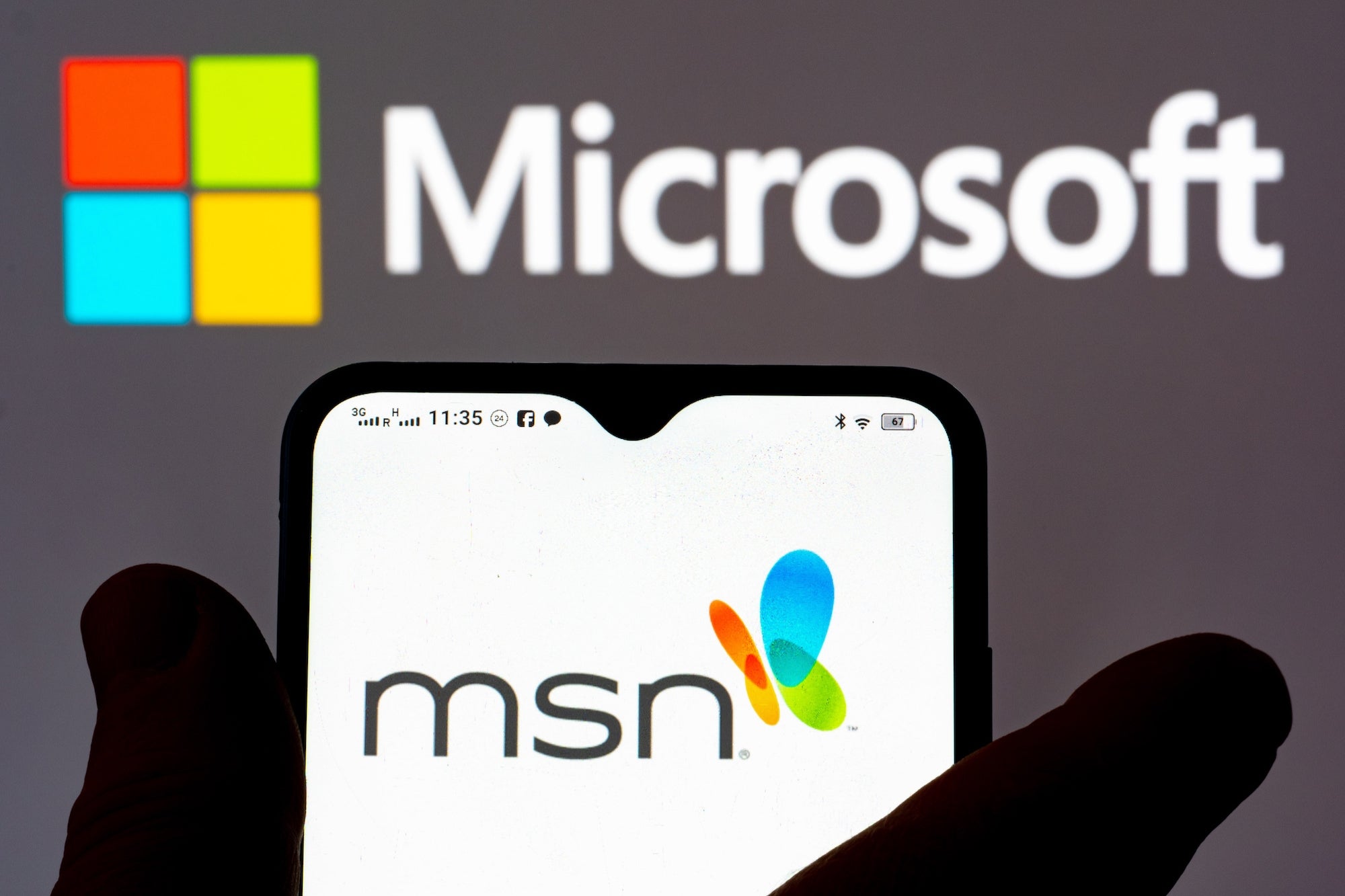 Microsoft AI Publishes Fake News on MSN, Angers 'The Guardian'