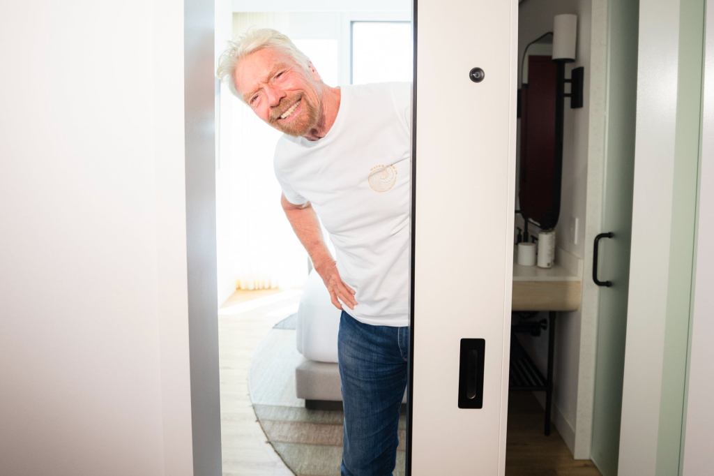How Richard Branson Grew Virgin Group and Earned Billions