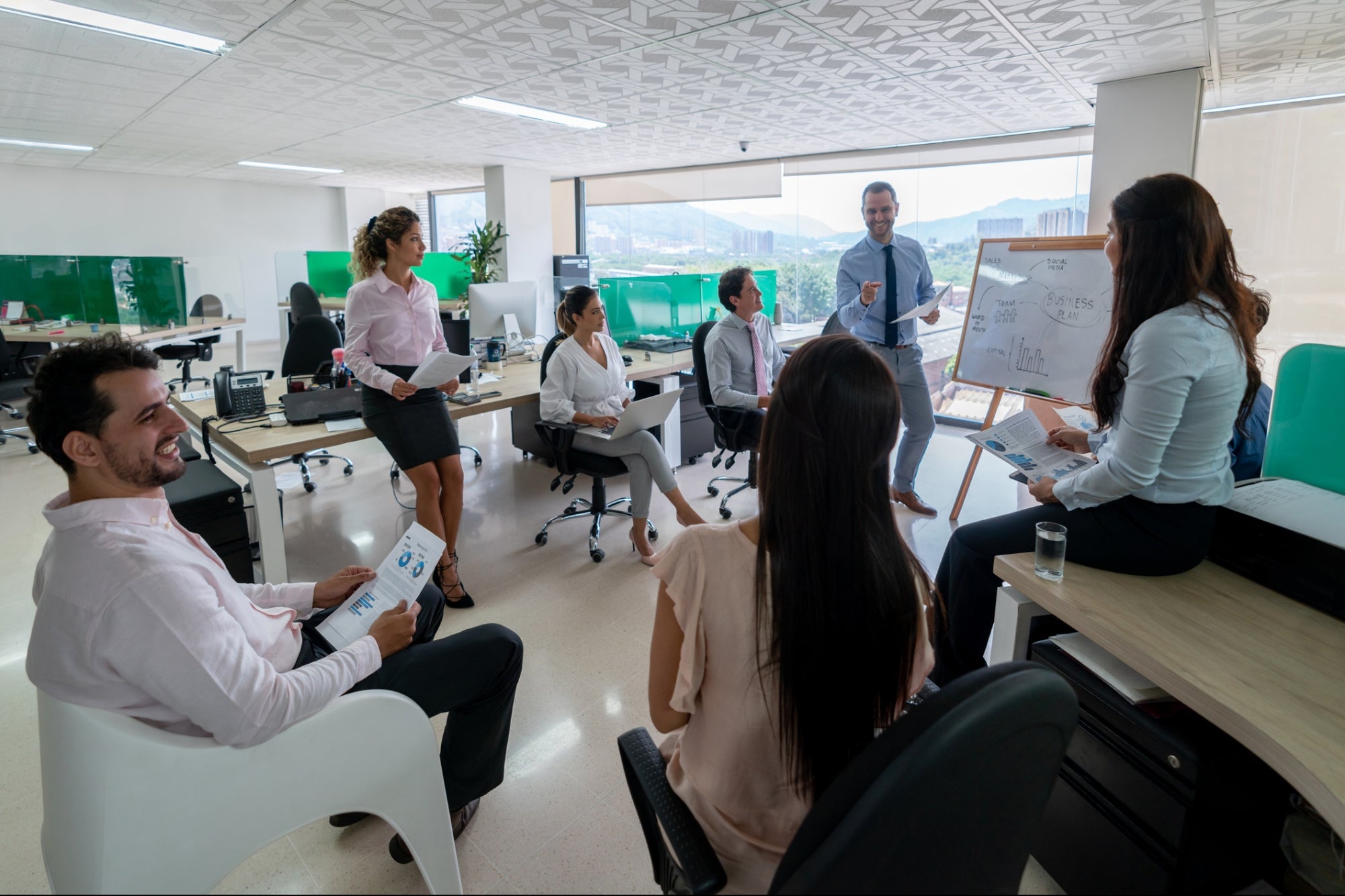 How to Improve Your Leadership Style With Cohort-Based Leadership Training