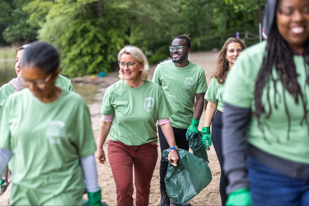 5 Ways to Build a Positive Brand Image Through Corporate Social ...