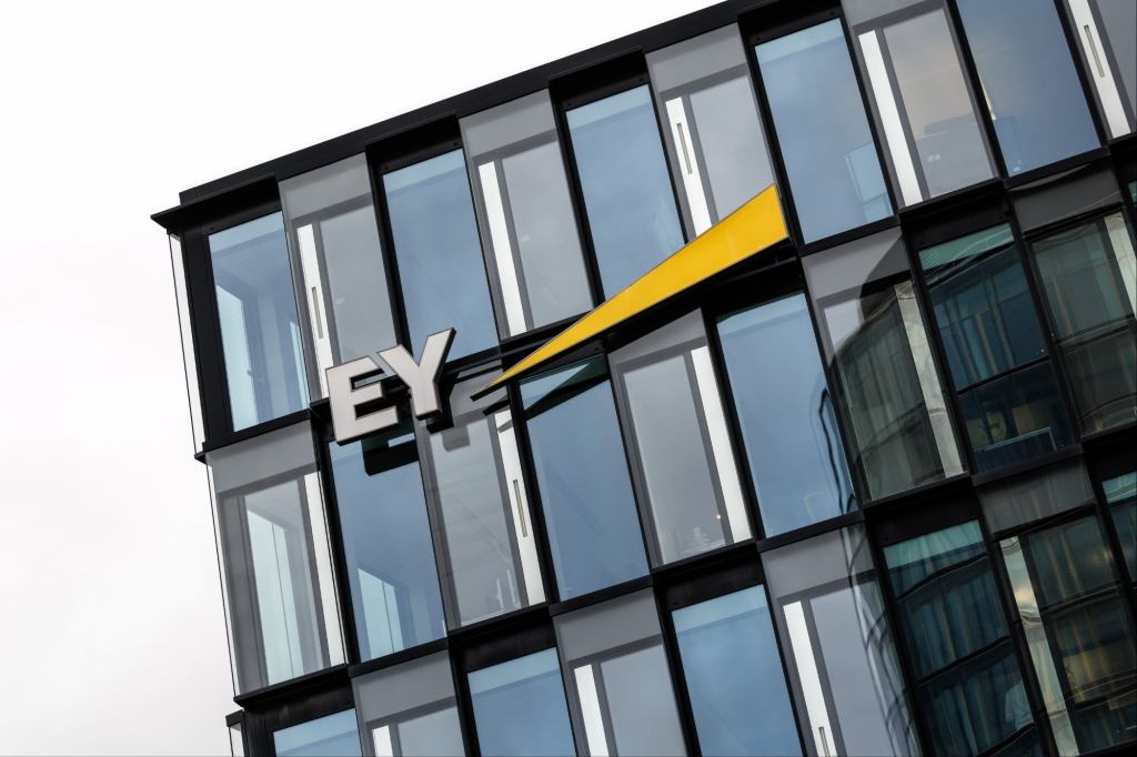 Predictions for the U.S. Economy in 2025: EY Chief Economist