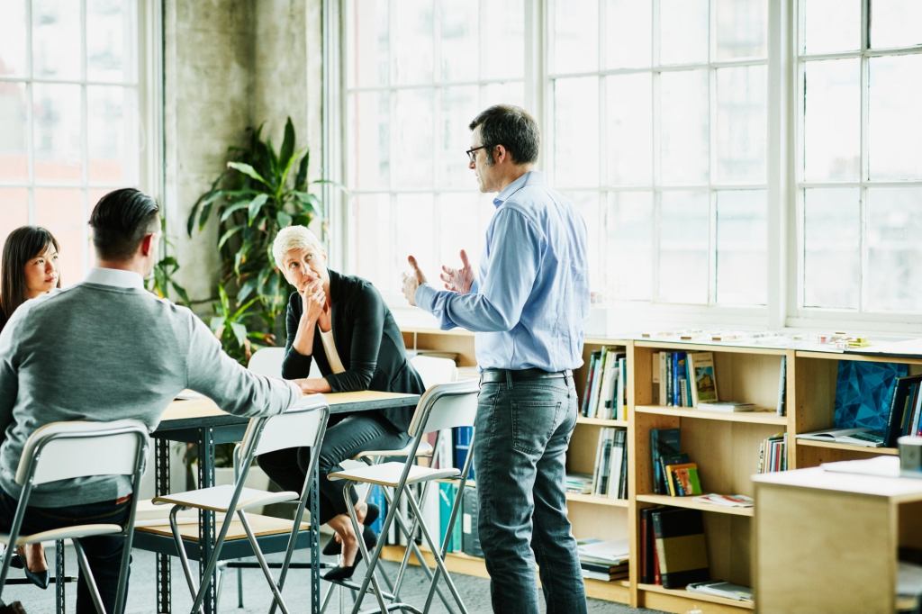 Confront Underperforming Employees With Confidence By Following This ...