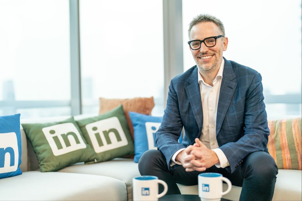 LinkedIn CEO: Our AI Writing Tool Isn't Very Popular