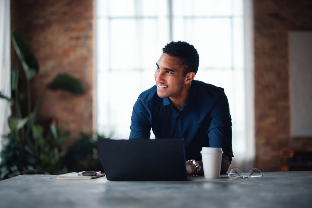 How to Build a Perfect Pitch Deck, According to Experts